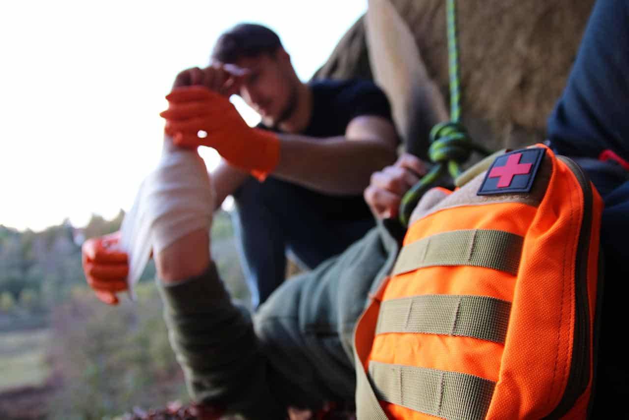 Outdoor First Aid 8 Hour Course - Emergency Life Support Team